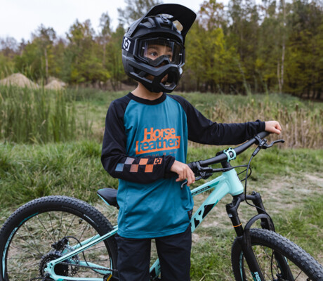 Youth mountain bike apparel store